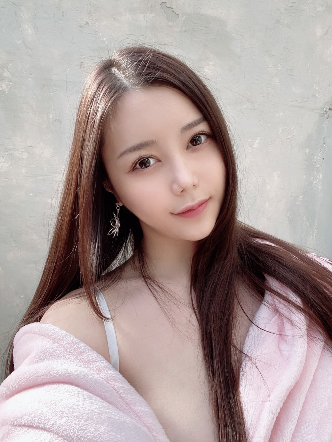 白峰ミウ (白峰美羽,Shiromine Miu)人物百科资料及影视作品 - 影迷之家