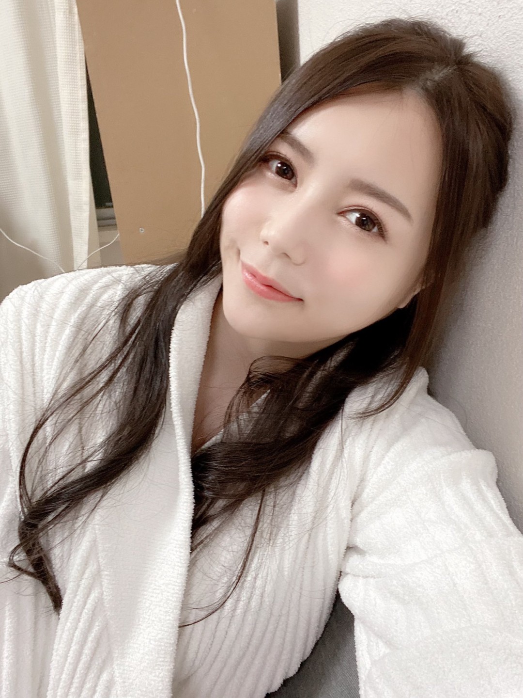 白峰ミウ (白峰美羽,Shiromine Miu)人物百科资料及影视作品 - 影迷之家