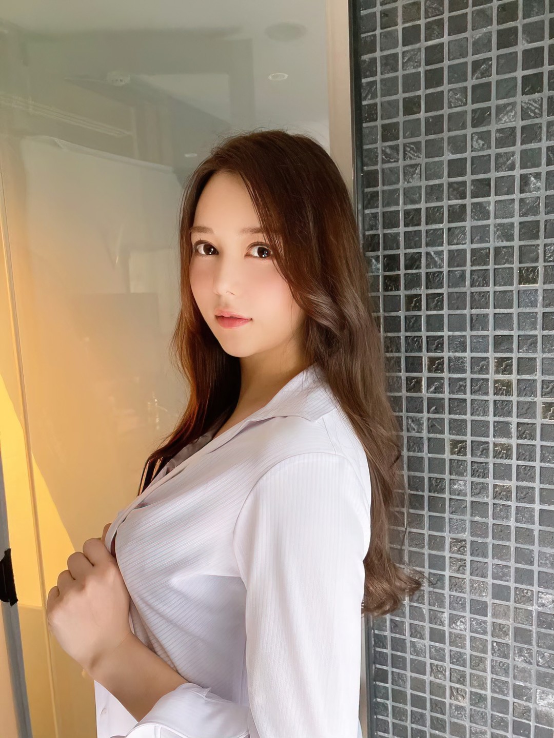 白峰ミウ (白峰美羽,Shiromine Miu)人物百科资料及影视作品 - 影迷之家