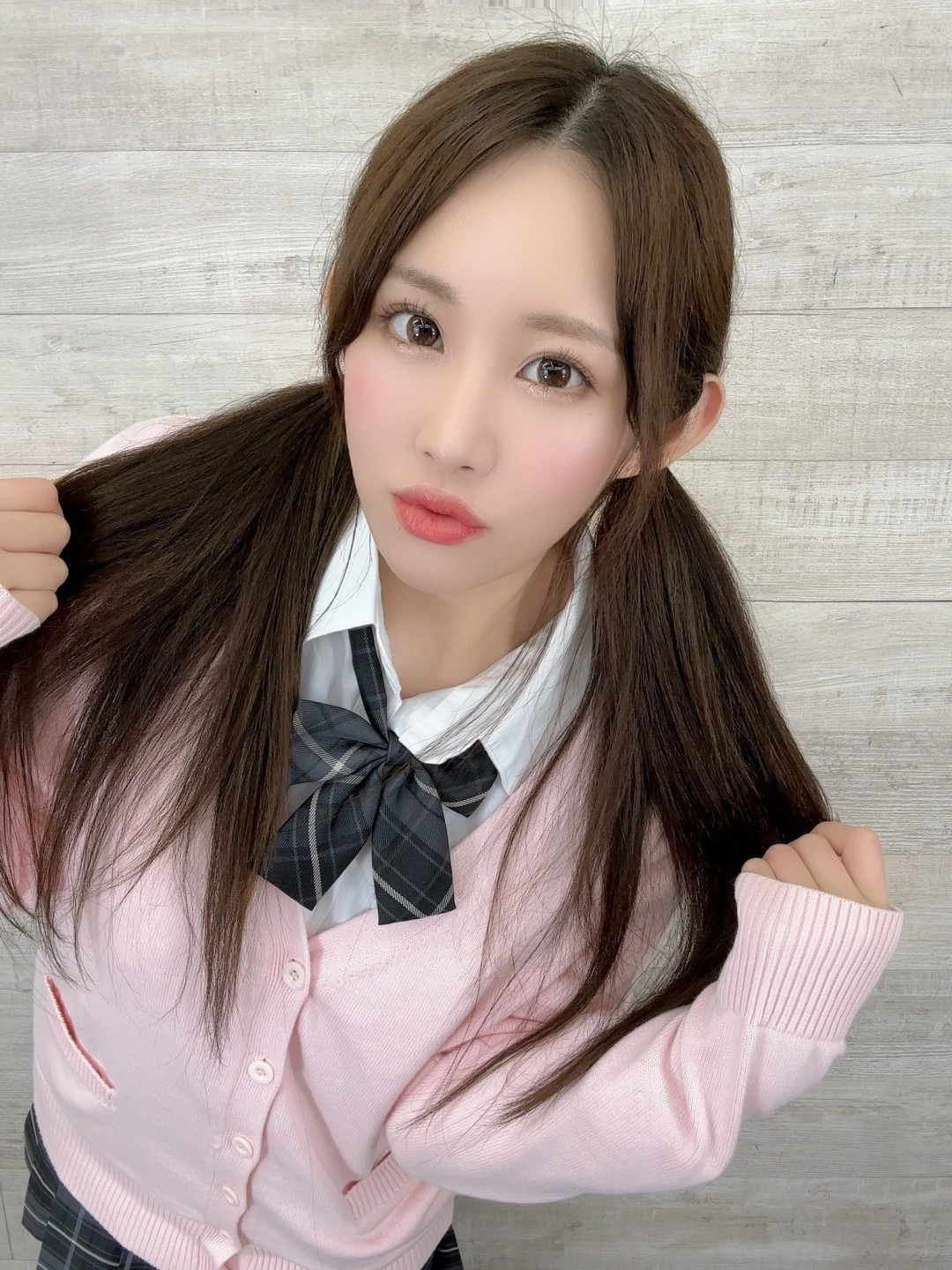 二羽紗愛 (二羽纱爱,Futaba Sara)人物百科资料及影视作品 - 影迷之家