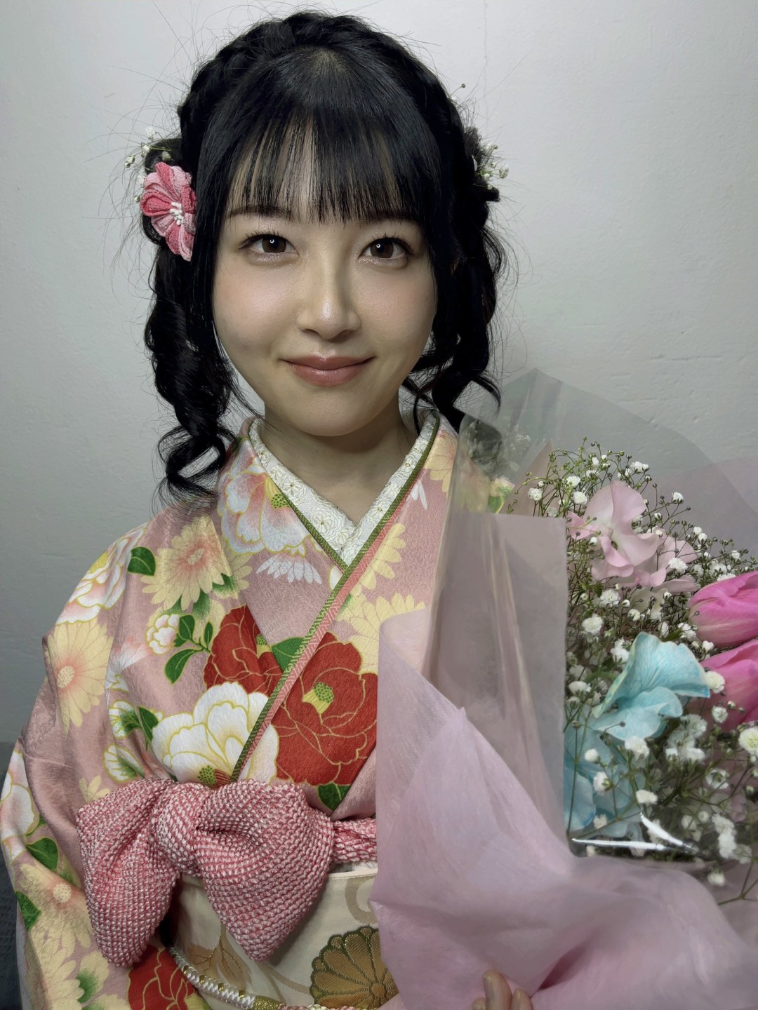 真白ふわり (Mashiro Fuwari)人物百科资料及影视作品 - 影迷之家