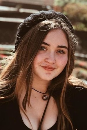 Bella Gerencser 人物百科资料及影视作品 - 影迷之家