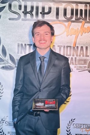 C.J. Maldonado 人物百科资料及影视作品 - 影迷之家