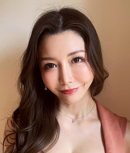 愛弓りょう (爱弓陵,Ayumi Ryo)人物百科资料及影视作品 - 影迷之家